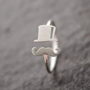 Moustache Ring Ships From North America on Luulla