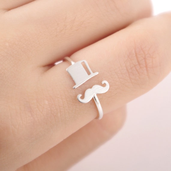 Moustache Ring Ships From North America on Luulla